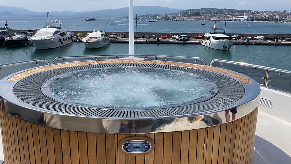 ‘Yacht Tub’ Stainless Steel Hot Tub on 33m Private Yacht | SpaFlo